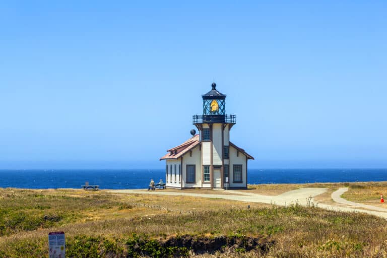 18 Incredible California Lighthouses (+ 6 You Can Stay the Night In ...