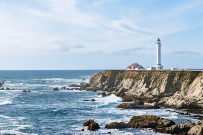 18 Incredible California Lighthouses (+ 6 You Can Stay the Night In ...