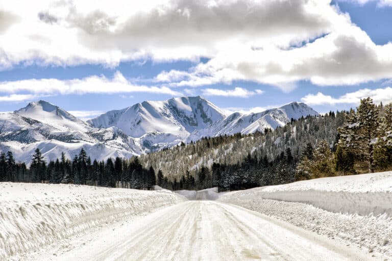 11 Chill Things to Do in Mammoth Lakes in Winter - California Crossroads
