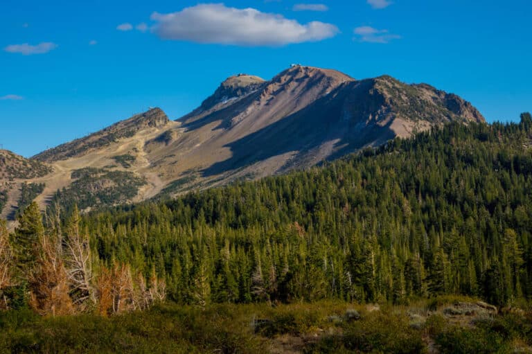 10 Best Mammoth Lakes Hikes for All Hiking Levels - California Crossroads